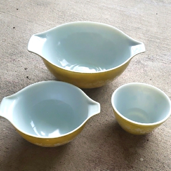 Pyrex | Dining | Rare Vintage Pyrex Green And White Flower Pattern ...